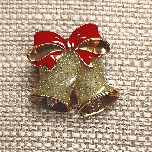 Avon | Jewelry | Avon Christmas Bell Brooch | Poshmark
